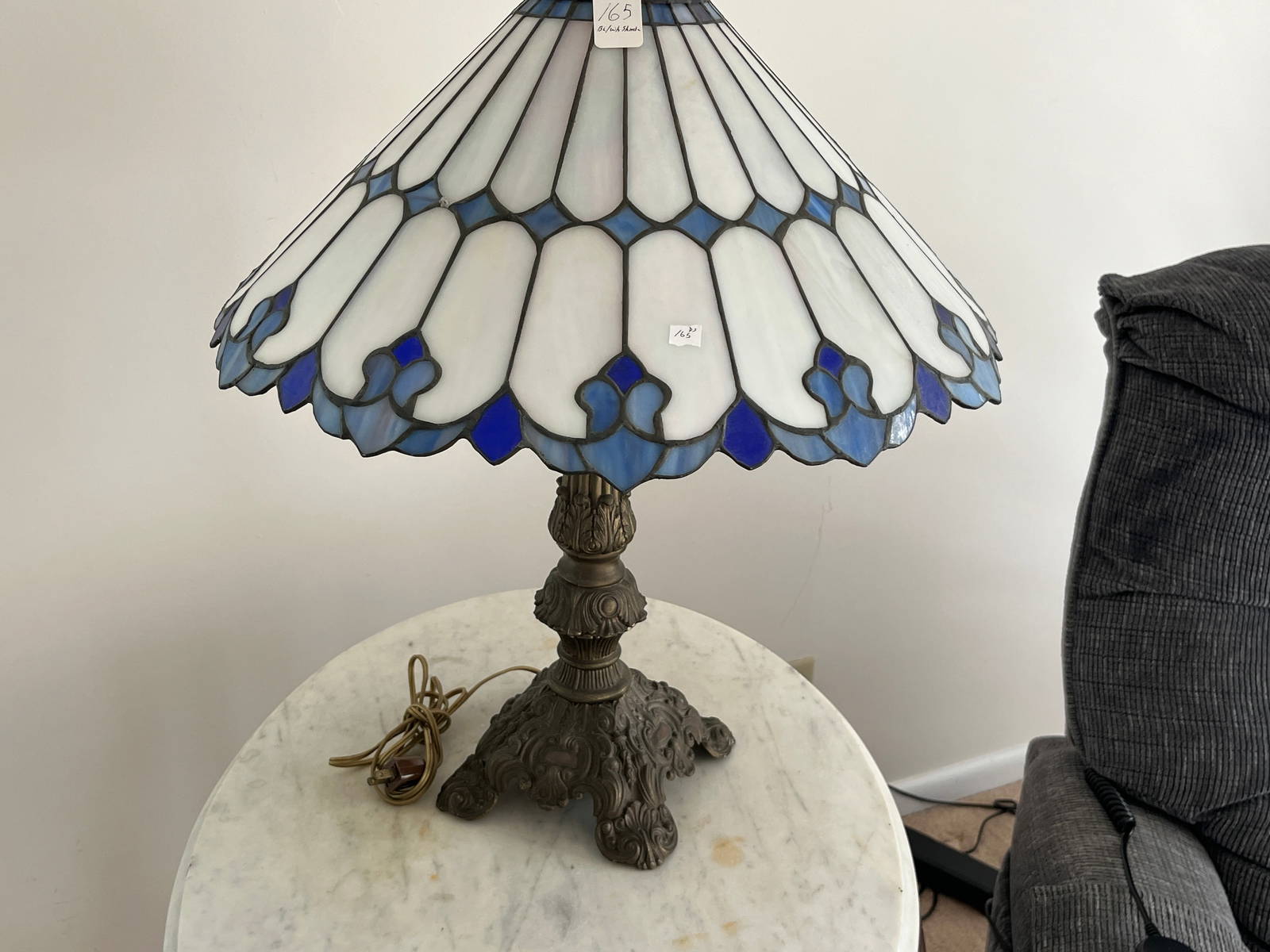 Bl/wh Leaded Shade Lamp Auction