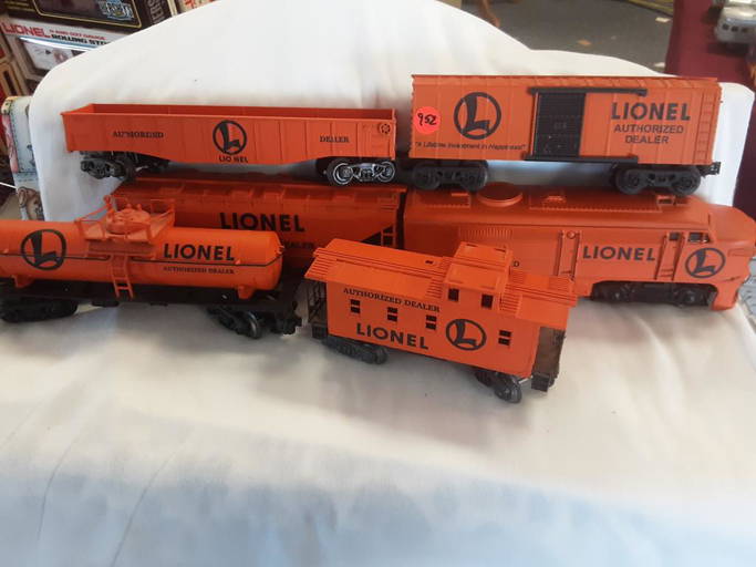 RARE LIONEL AUTHORIZED DEALER TRAIN SET - Aug 17, 2021 | Estate Auction ...