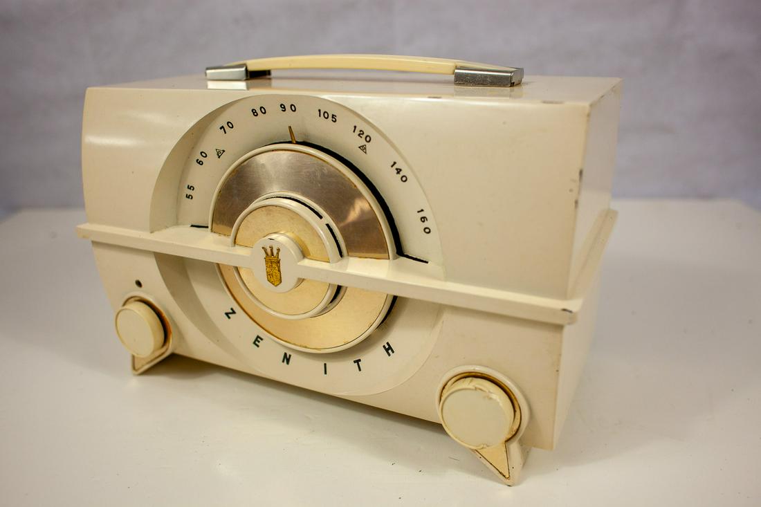 Zenith Radio S 18656 Model R615 W