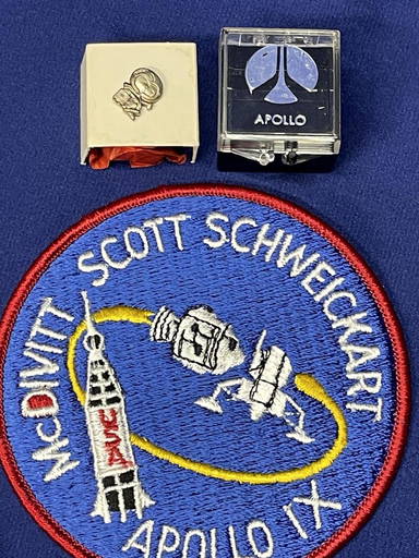 RARE 1968-72 NASA Snoopy Award Pin (#0308) on Mar 26, 2023 | Eagles ...