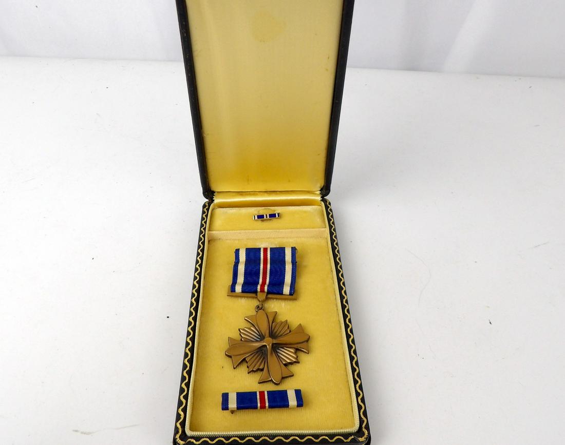 Ww2 Distinguished Flying Cross Medal And Case