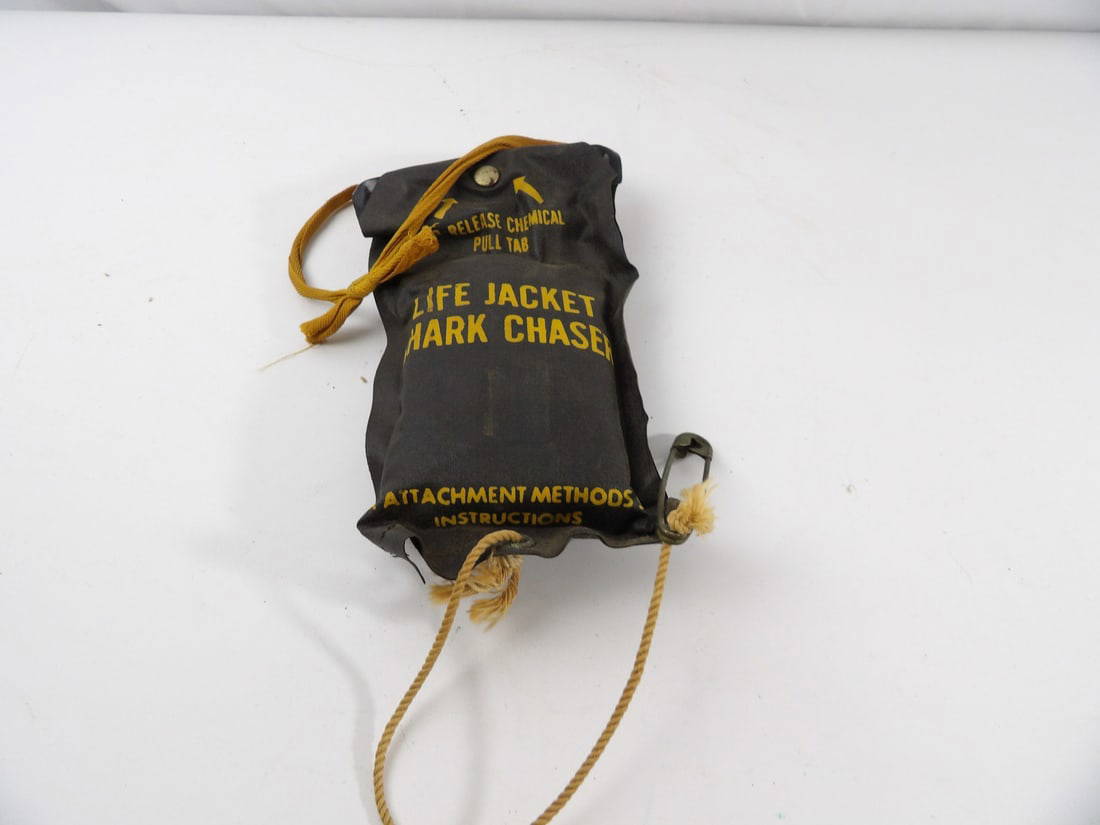Ww2 Wwii Usaaf Life Jacket Shark Chaser Pouch Auction