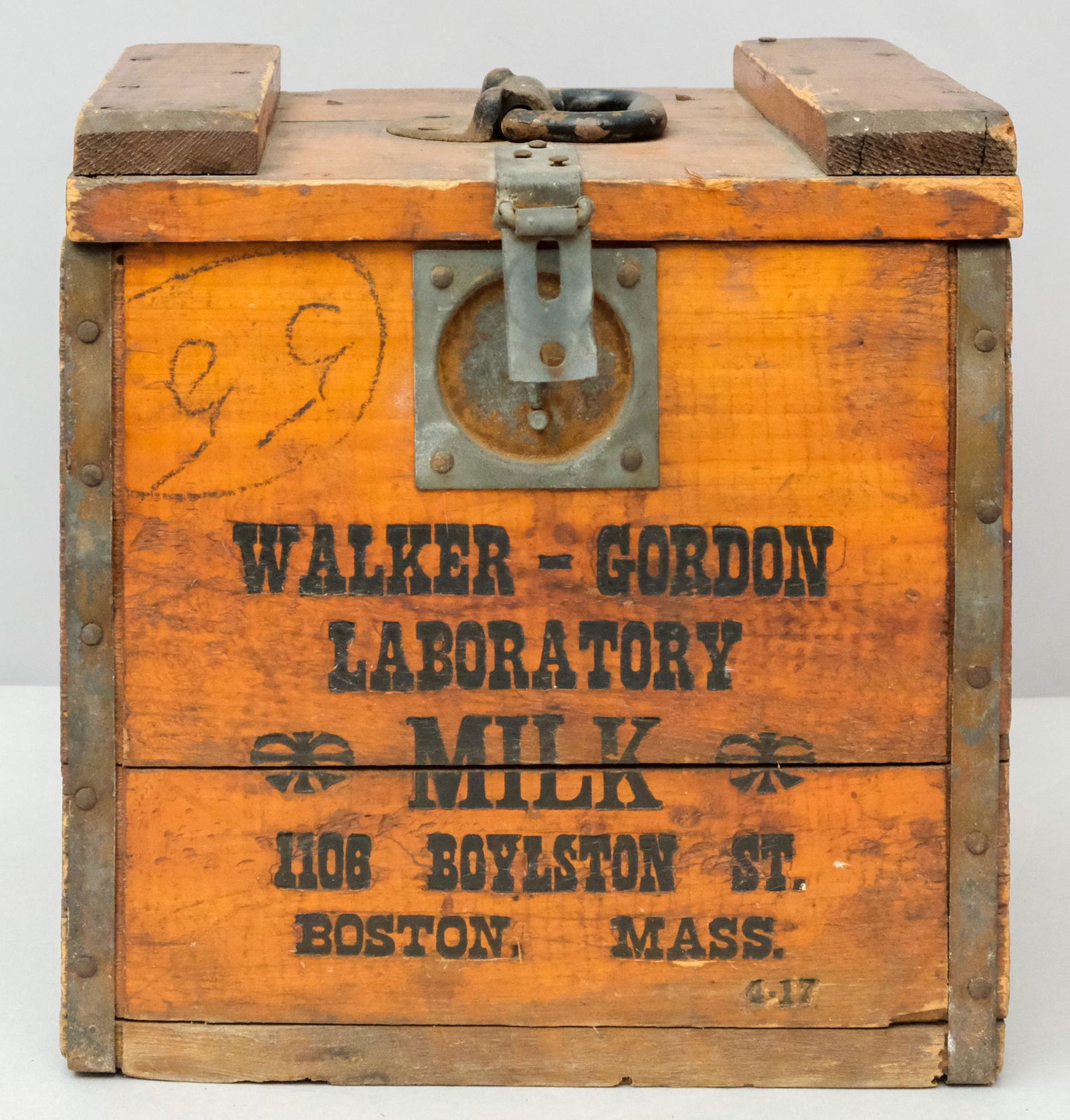 Antique Walker-Gordon Milk Bottle Crate (#0544) on Jun 07, 2022 | Old ...