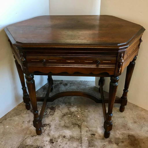 Vintage Kiel Table With Atwater Kent Radio