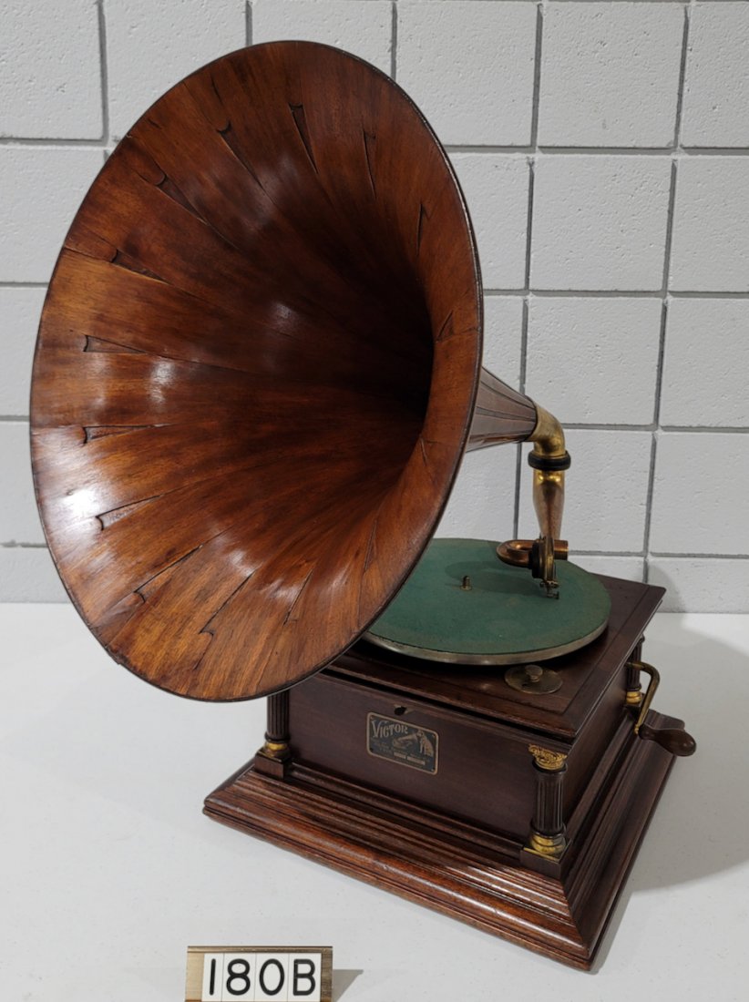 Victor VI Mahogany Disc Phonograph with Mahogany Horn - Apr 15, 2021 ...