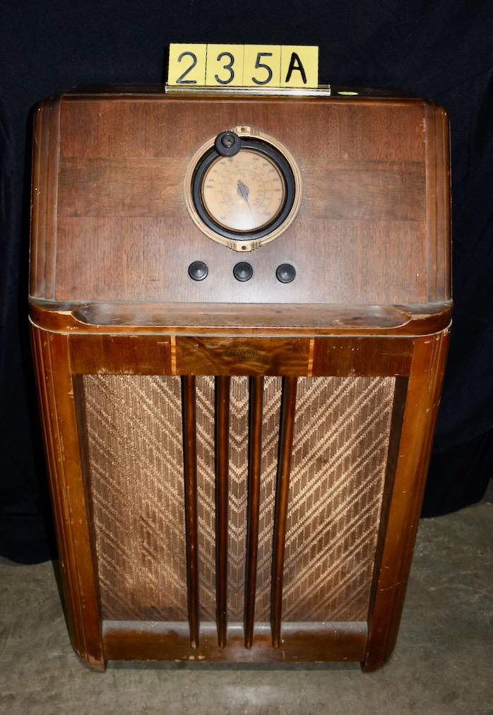 Philco Model 38 7 Floor Model Radio
