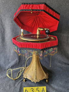 Burns Pollock Electric Co Capitol Phonograph Lamp