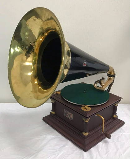 Victor Vi Mahogany Disc Phonograph