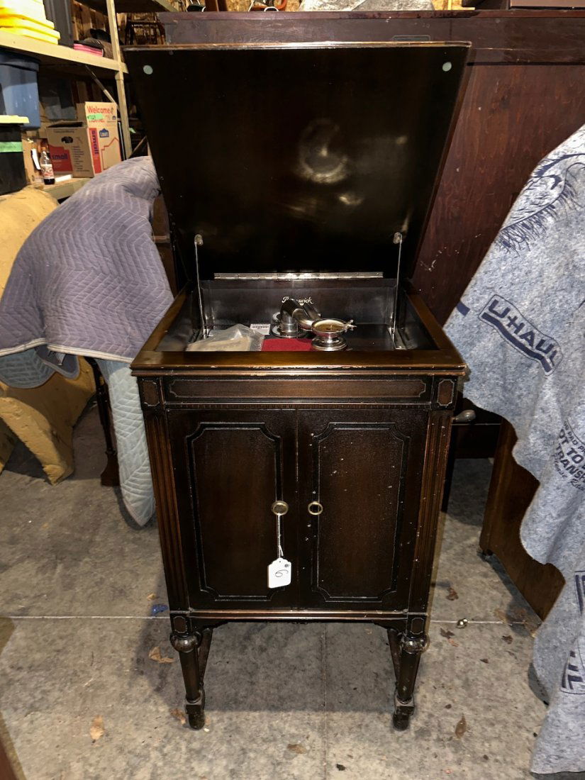 Brunswick "sharon" Floor Model Phonograph