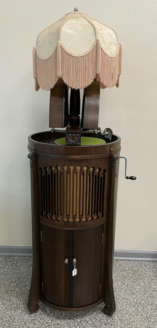 Modernola Floor Model Round Disc Phonograph - Nov 17, 2022 | Stanton's ...