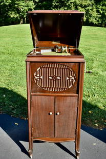 Brunswick "sharon" Floor Model Phonograph