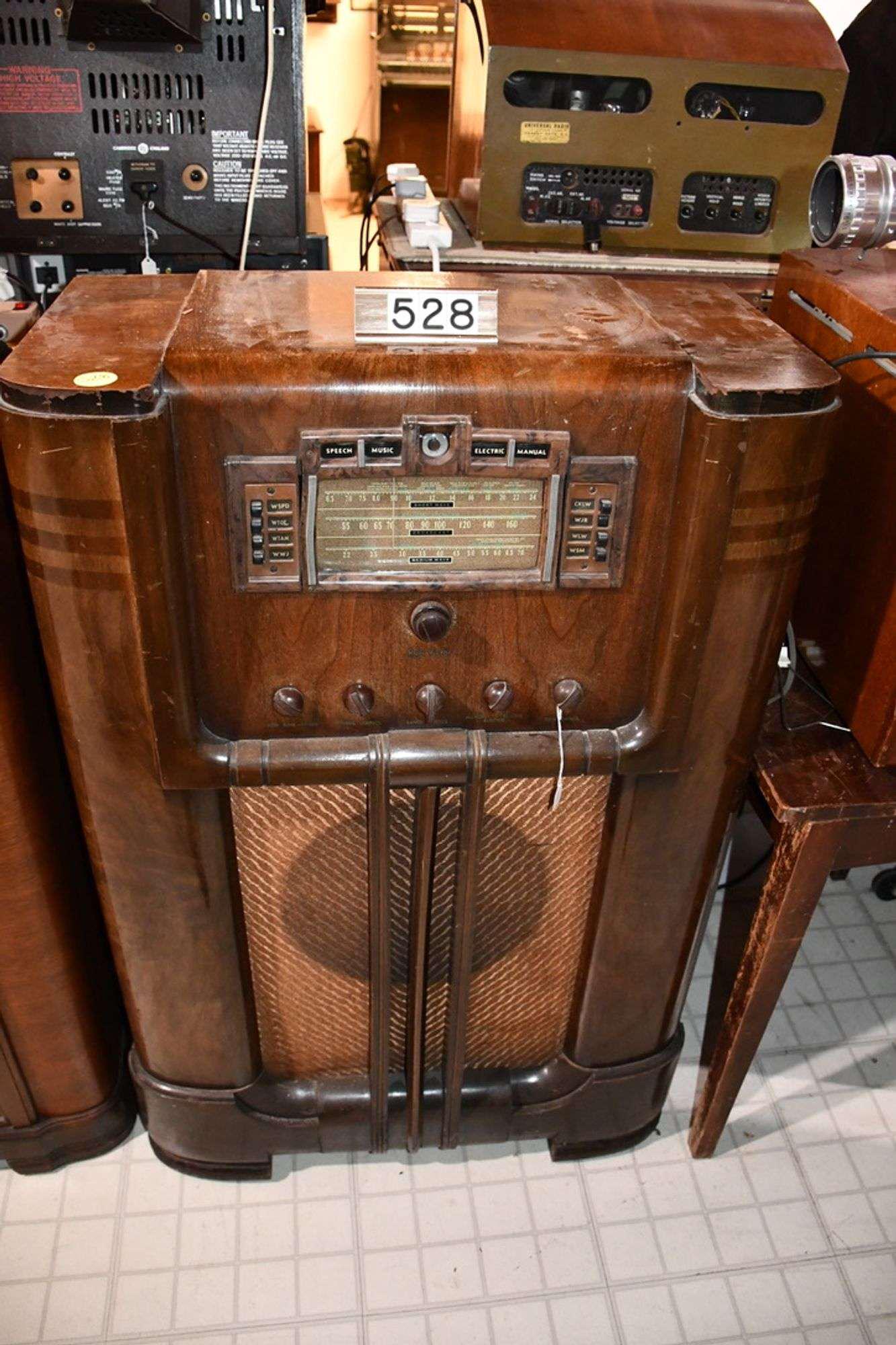 RCA Floor Model Radio - Nov 18, 2022 | Stanton's Auctioneers & Realtors ...