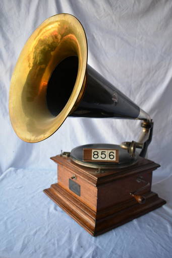 Victor II Disc Phonograph - Nov 19, 2022 | Stanton's Auctioneers ...