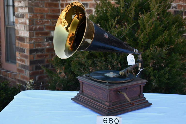 Victor Type M "rigid Arm" Disc. Phonograph