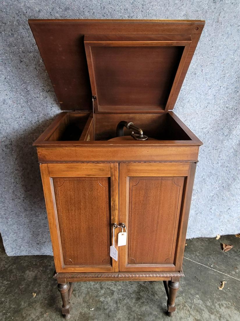 Edison Shubert Clt Floor Model Disc Phonograph