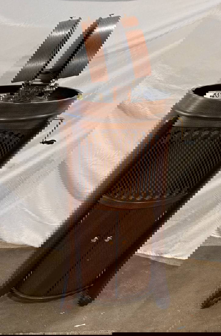 Modernola Floor Model Phonograph Auction