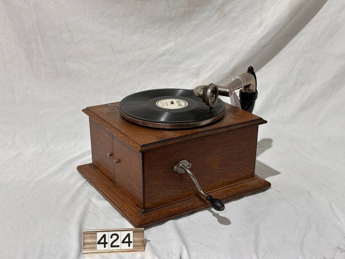 Victor Vv-iv Disc Phonograph Auction