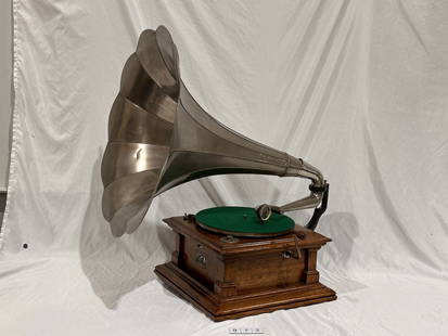 Victor Vi Disc Phonograph Auction