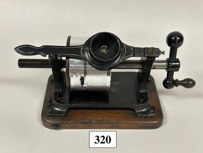 Antique & Vintage Phonographs & Gramophones for Sale at Auction