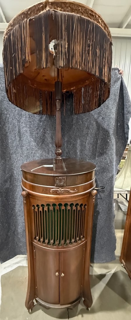 Modernola Lamp Floor Model Disc Phonograph Auction