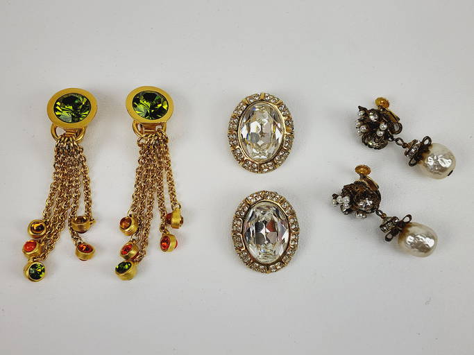 Miriam Haskell & Les Bernard Vintage Costume Earrings (#0154) on Aug 28 ...