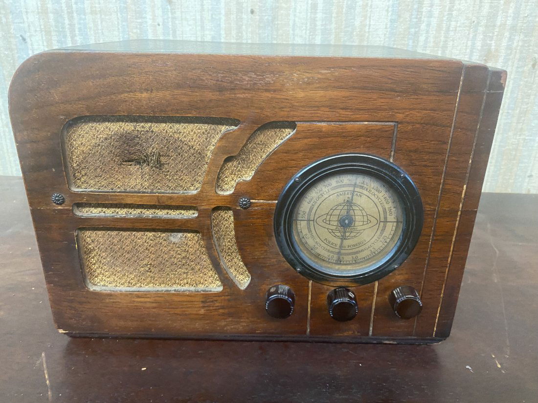 Vintage Rca Tube Radio