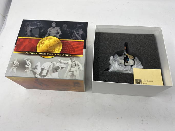 Conte Collectibles General Robert E. Lee Miniature