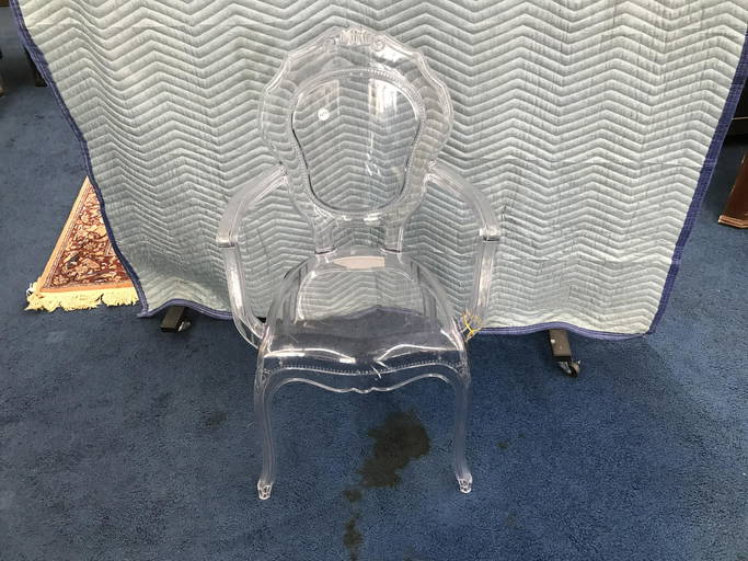 Tainoki Lucite Chair
