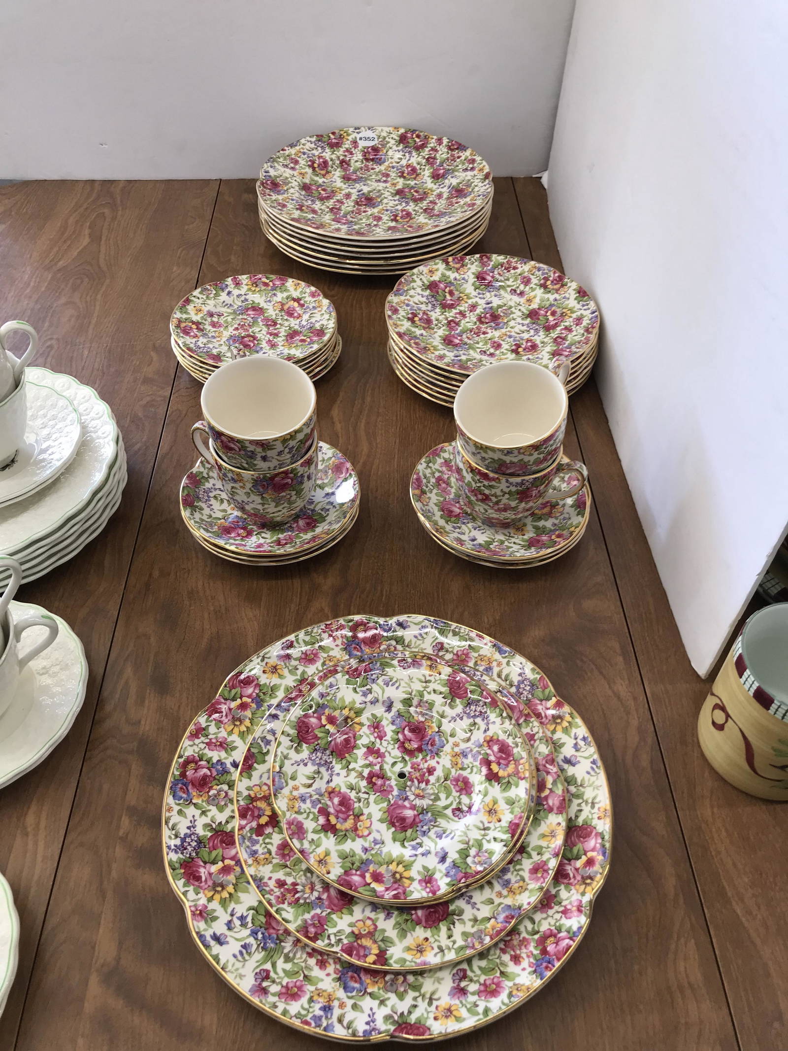 30 Pcs Claridge Chintz (#0352) on Apr 02, 2023 | Costea's Auction ...