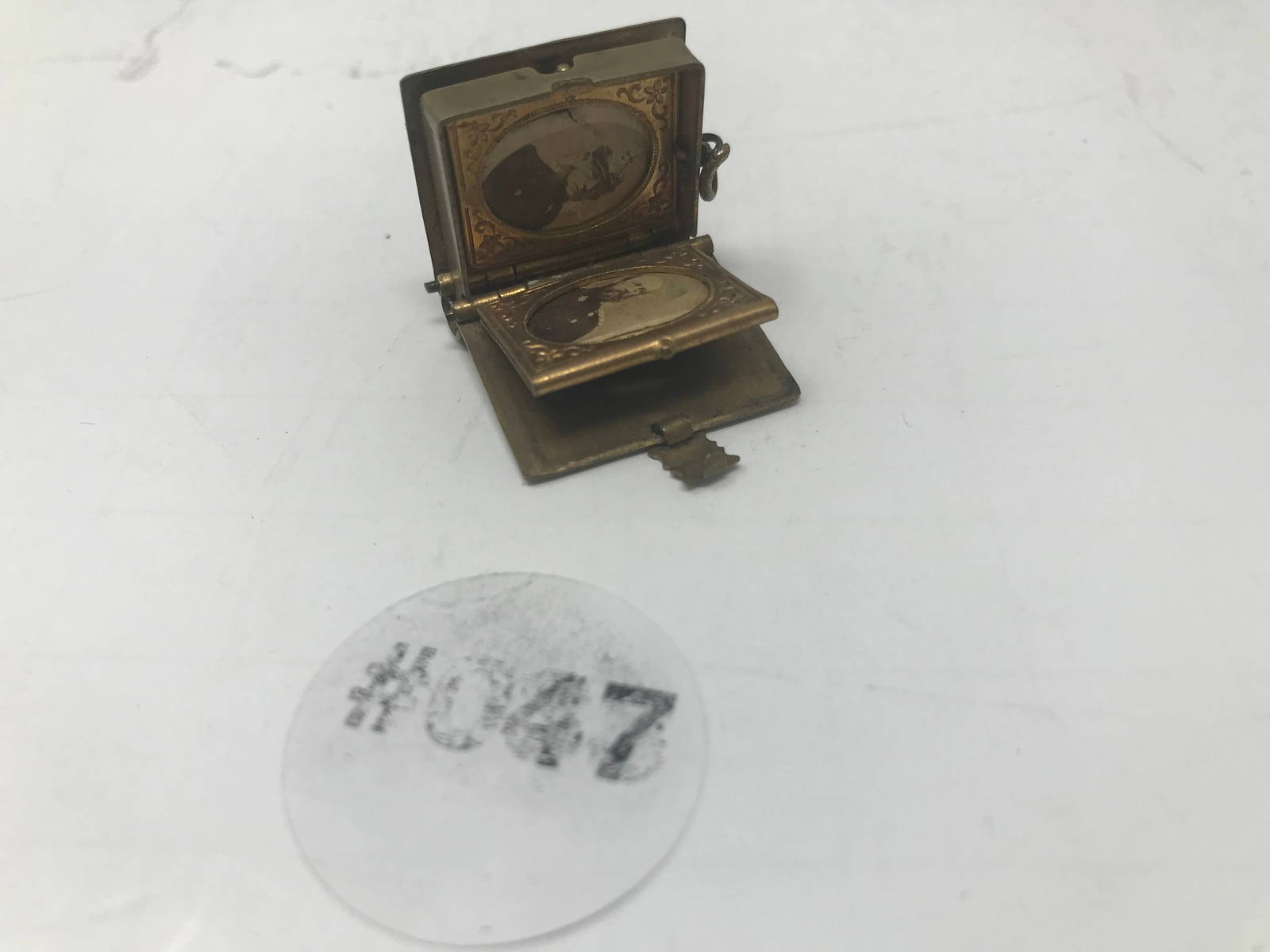Locket W/ Civil War Photos Auction