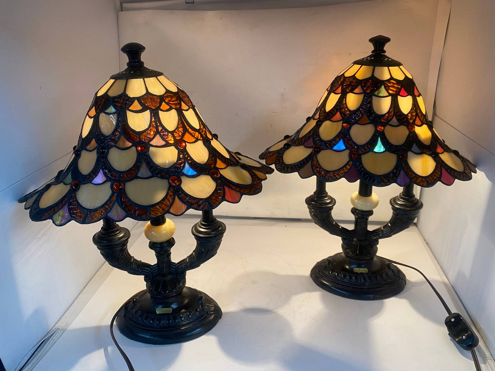 Pair Of Dale Tiffany Leaded Lamps Auction