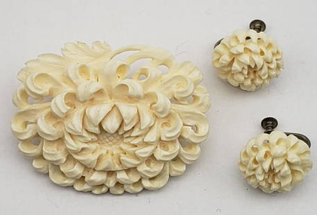 Vintage Carved Ivory Brooch Pin