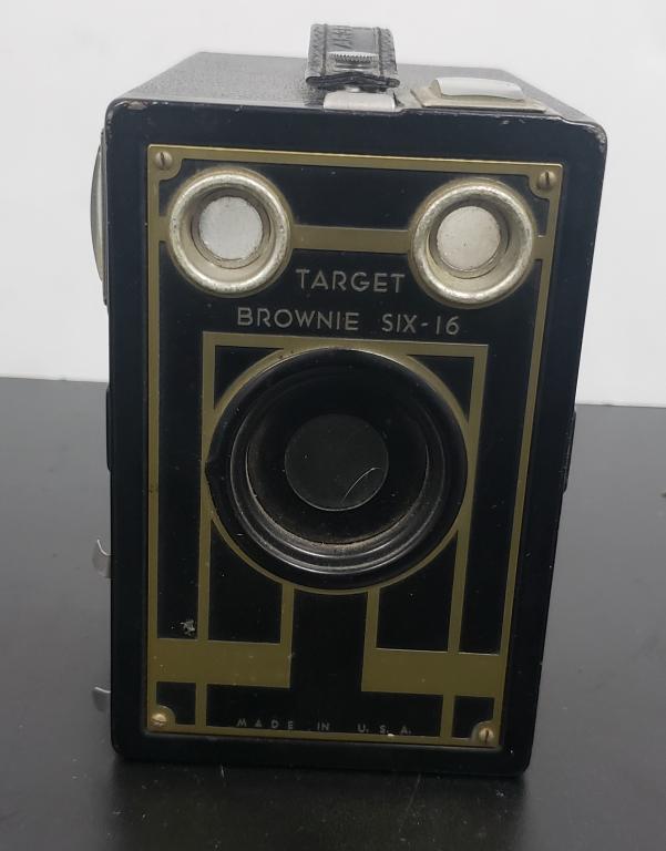 Vintage 1940’s Kodak Target Brownie Six 16 Camera