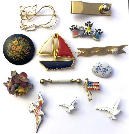 13 Brooches! Variety Of Styles And Sizes