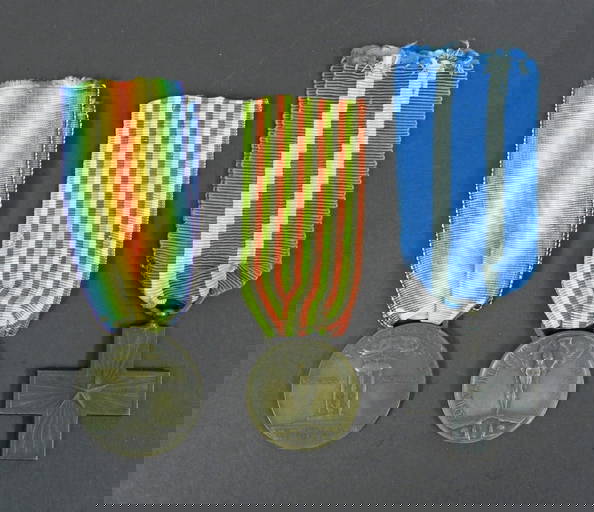 (3) Foreign Military Medals / Ribbons