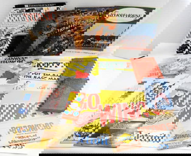 Vintage Periodical / Book / Phamlet