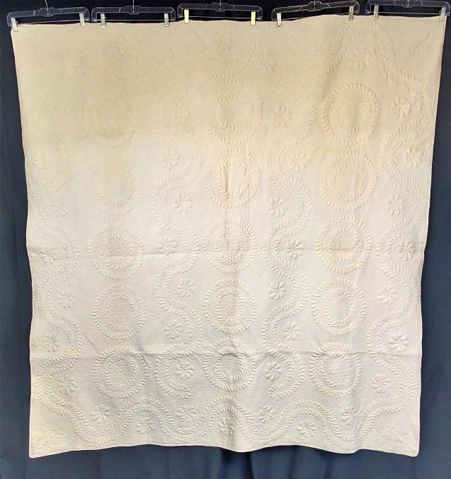 Antique Trapunto Quilt With Wreaths And Serpentine Rows