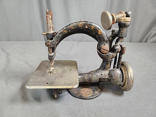 B Eldredge Antique Sewing Machine National