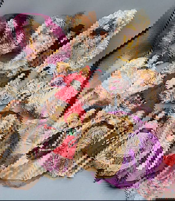 16 Vintage Plastic Dolls In Costumes Auction