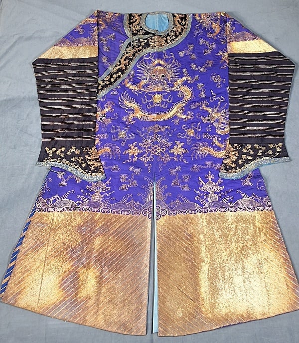 Antique Chao Pao With Dragon Embroidery - Jun 28, 2025 | Dana Auctions ...