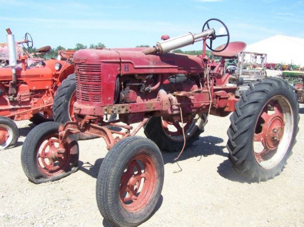 60: IH Farmall H Hi Crop Antique Farm Tractor