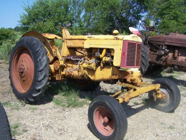 175: Minneapolis Moline ZB Antique Farm Tractor