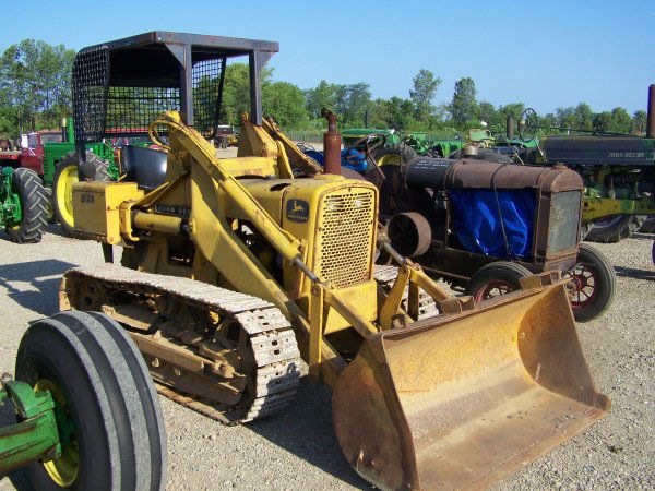 981: John Deere 1010 Crawler Loader Tractor, OROPS
