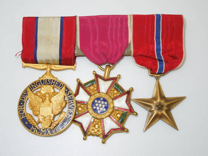 Wwii Us 101st Airborne General Gillmore Dsm Lom Medal Group