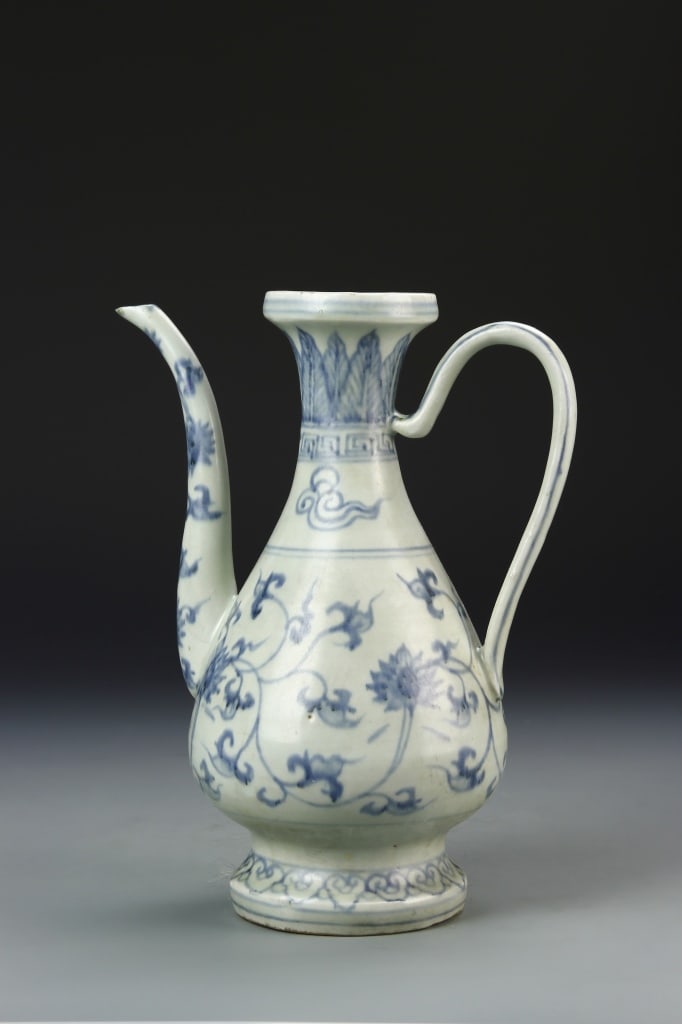 Chinese Blue And White Wine Pot Auction
