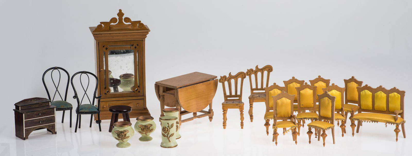 Lot Of Furniture And Doll Objects, 20th Century Auction