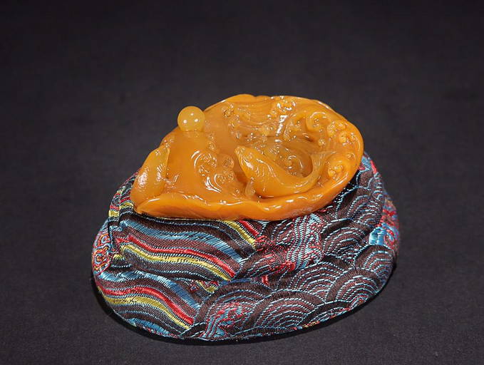 Chinese Shoushan Tianhuang Stone Ornament With Carved 'fish And Lotus'