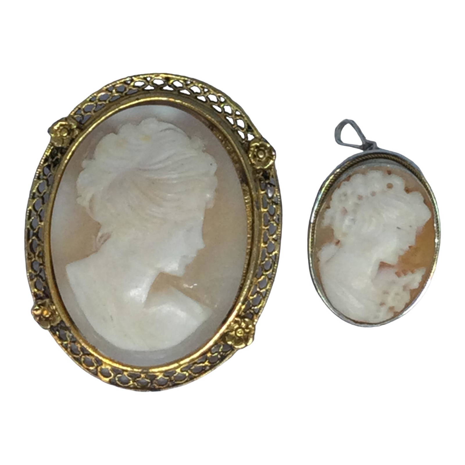 Vintage Carved Cameos - Brooch And Pendant Auction