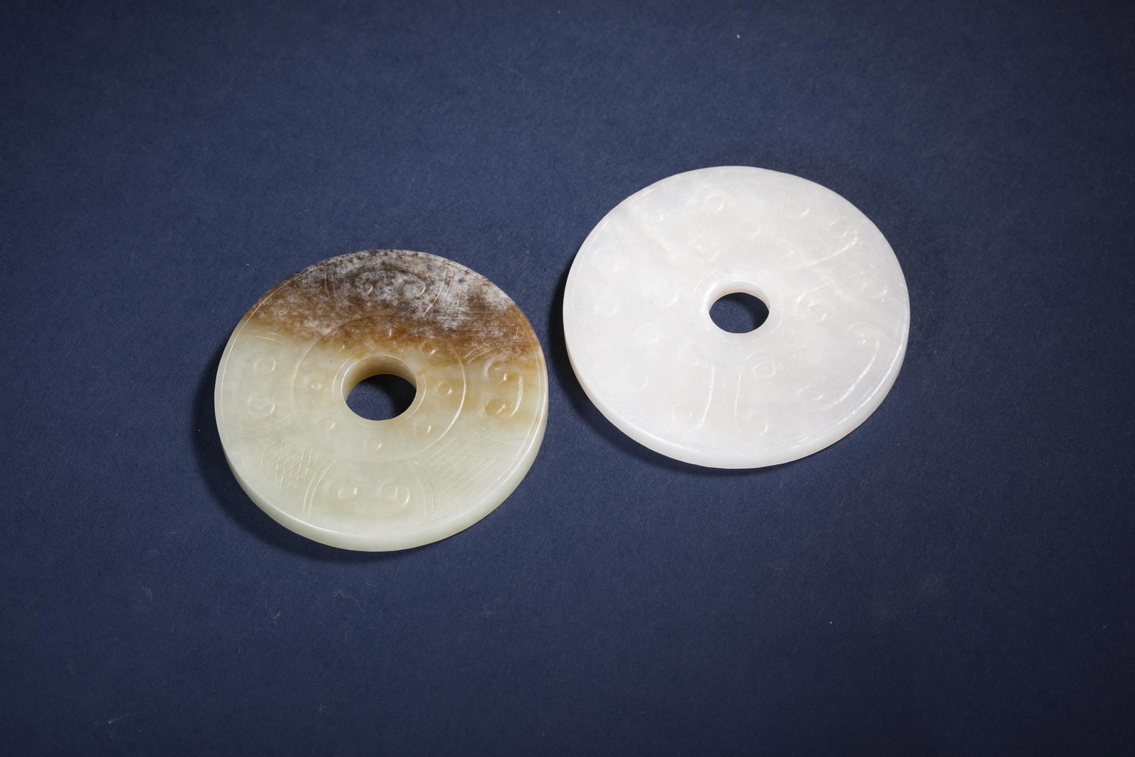 Two Pieces Of Jade With Cloud Patterns In Qing Dynasty