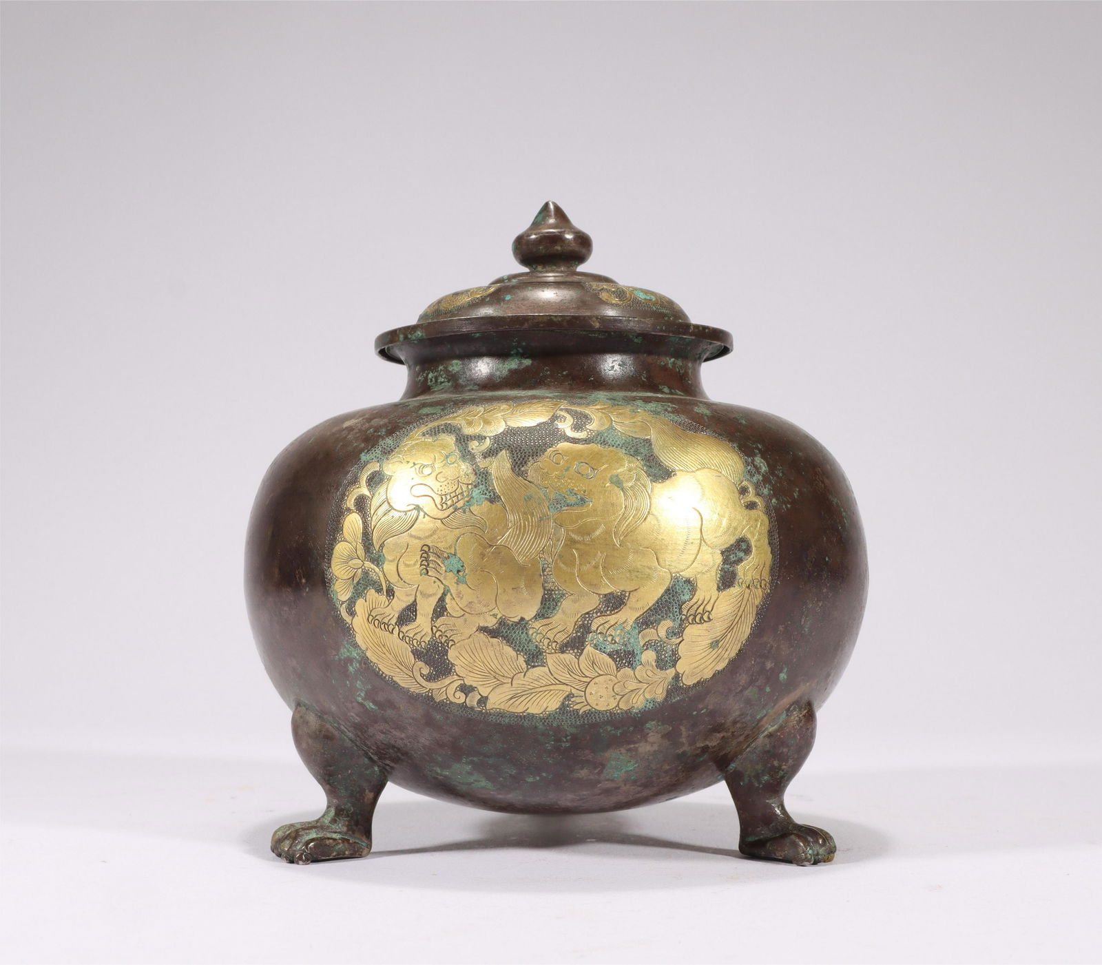 Sliver And Golden Tri Foot Pot With Beast Grain